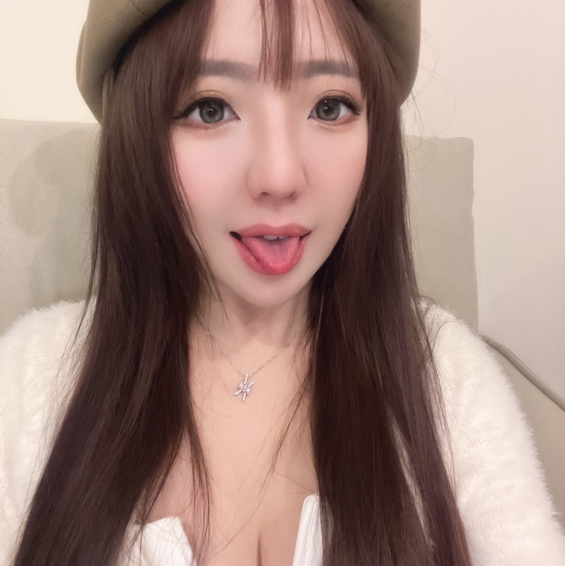 LiveOMG - Live Video Streams. Twitch, Kick, Bigo Live, Periscope, and etc.